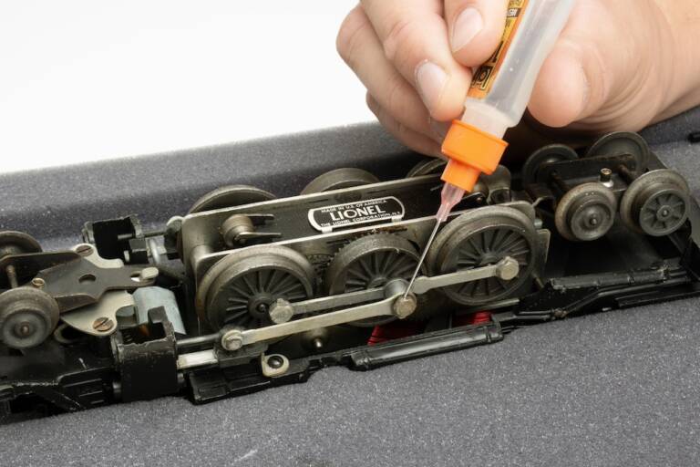 How to lubricate O gauge postwar steam locomotives - Trains