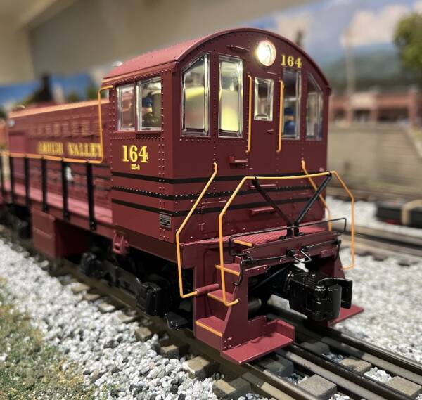 Lionel Legacy Alco S2 switcher - Trains