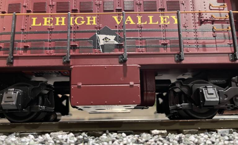 Lionel Legacy Alco S2 switcher - Trains