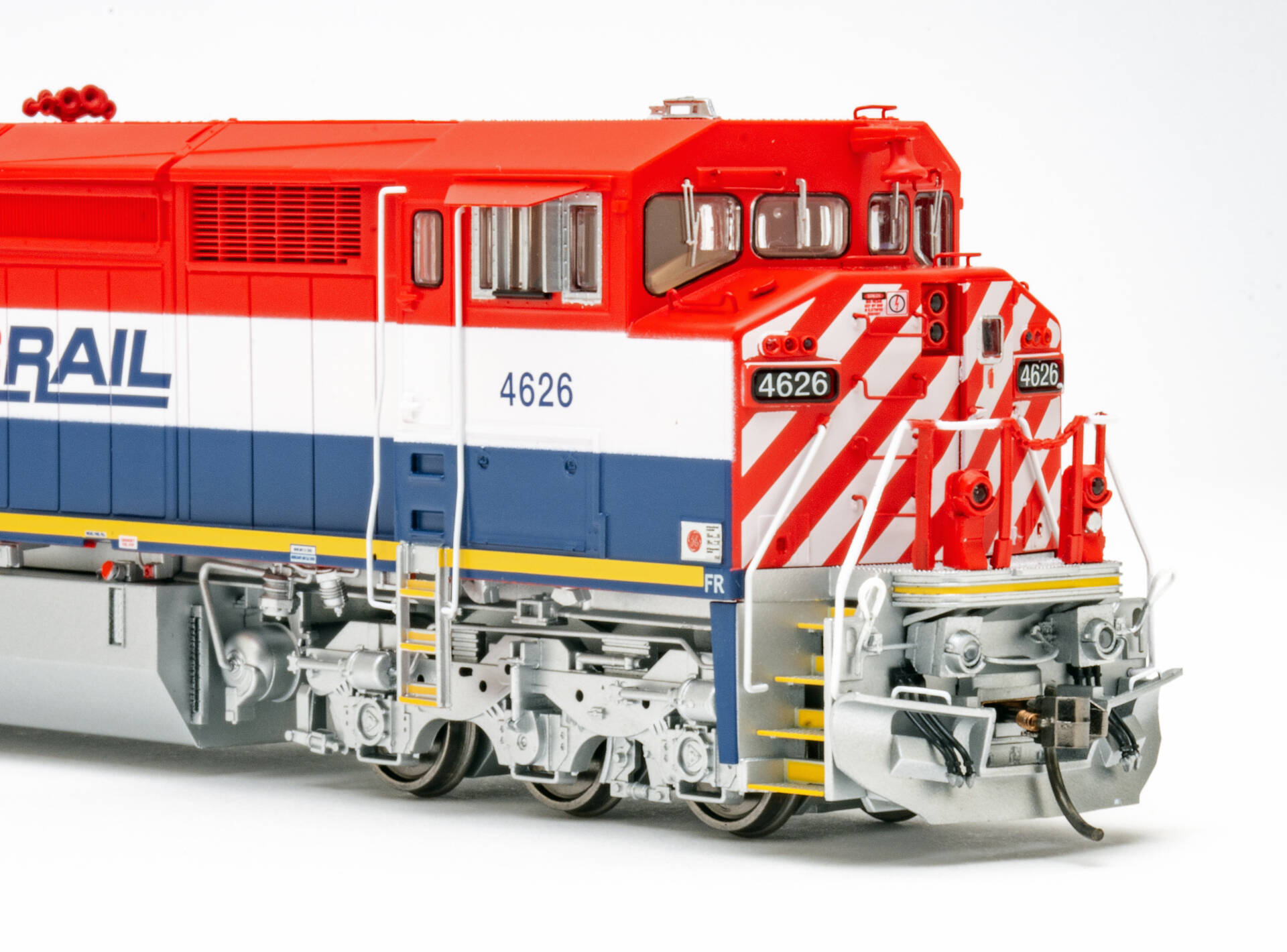 Rapido Trains HO GE Dash 8-40CM - Trains