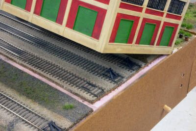 Attaching buildings to a layout - Trains