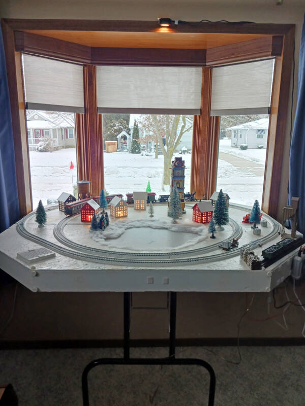 A versatile Christmas train layout - Trains