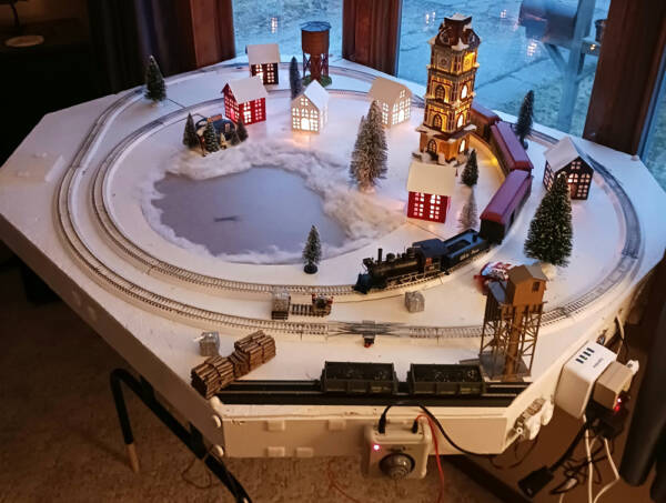 A versatile Christmas train layout - Trains