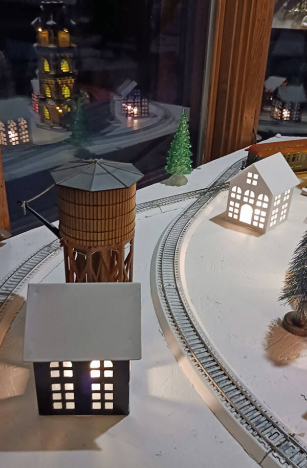 A versatile Christmas train layout - Trains