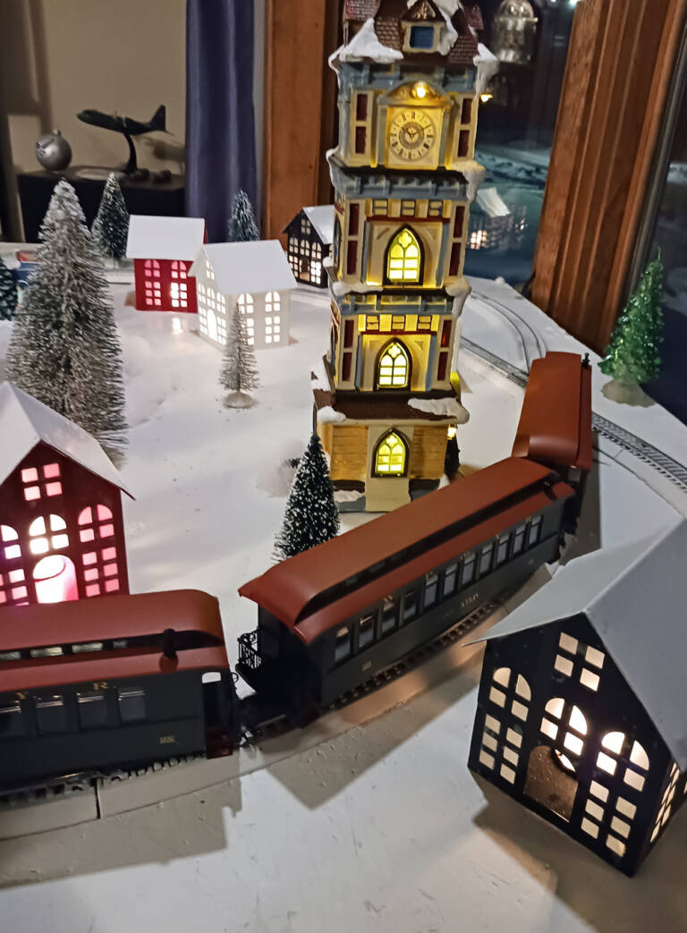 A versatile Christmas train layout - Trains