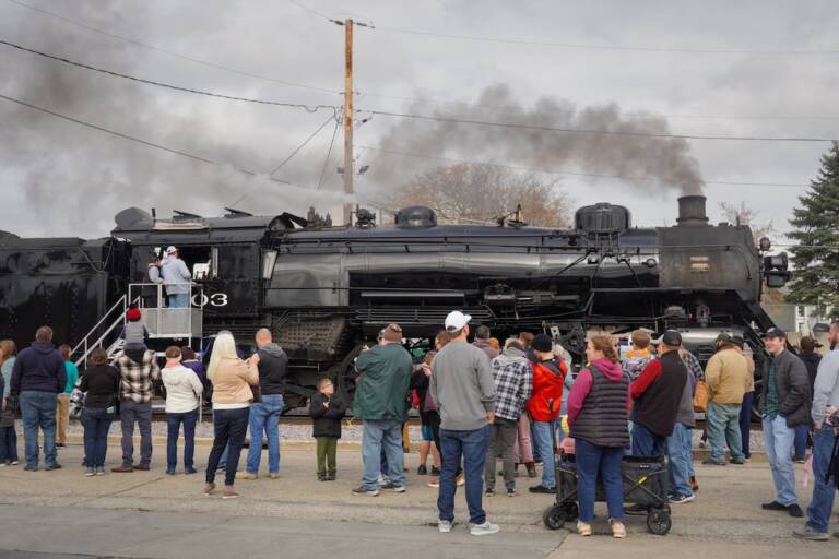 Soo Line No. 1003 attracts crowds for 2024 Santa Train - Trains