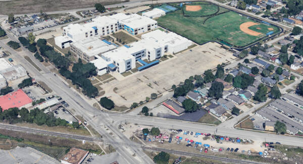 Houston mayor wants Union Pacific to help pay for bridge where high ...