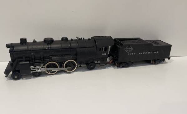 Locomotives we love: American Flyer No. 303 Reading Lines 4-4-2 Atlantic - Trains