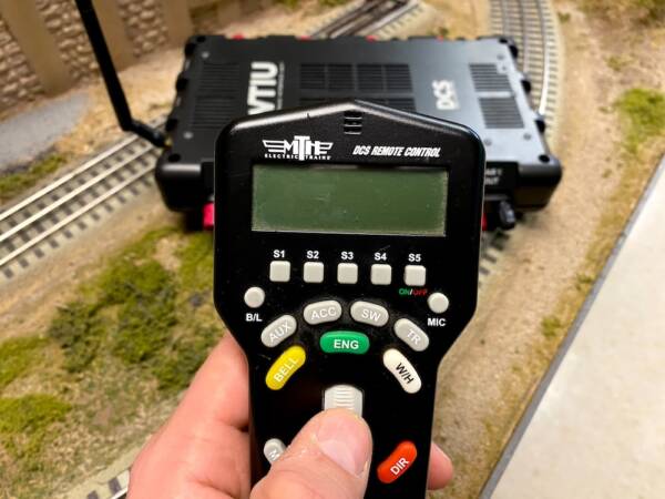 Can I use my handheld remote with the MTH WTIU? - Trains