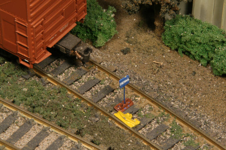 Make track look realistic - Trains