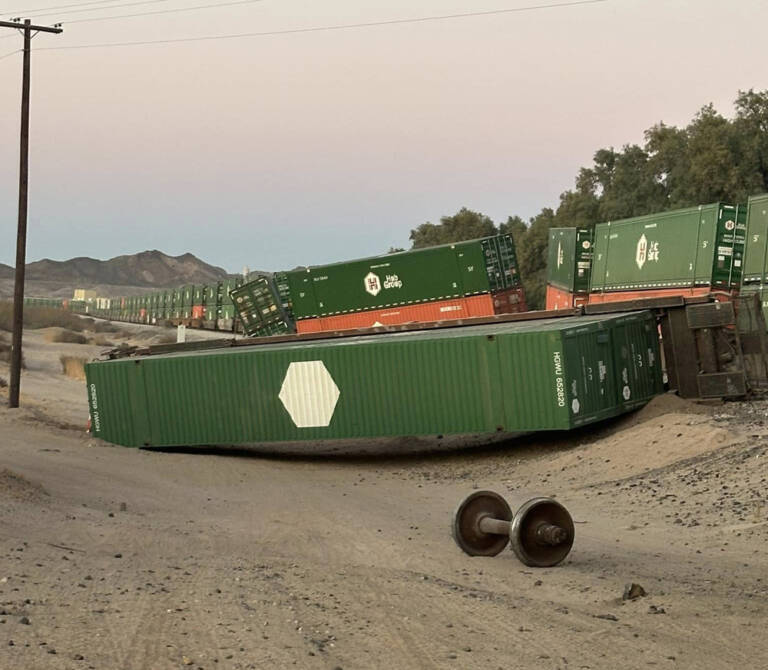 UP train derails in Yuma, Ariz. - Trains
