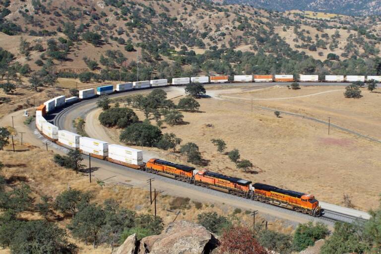 BNSF and Union Pacific at odds over Tehachapi trackage rights rates ...