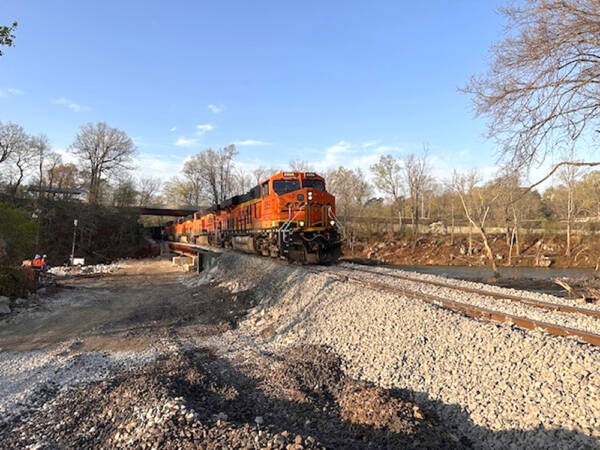 BNSF completes replacement of washed-out Arkansas bridge, reopens lines ...