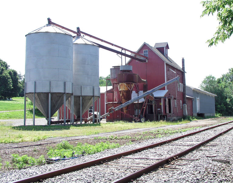 A closer look at feed mills - Trains
