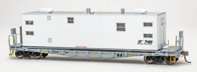 Rapido HO MOW flat and camp cars - Trains