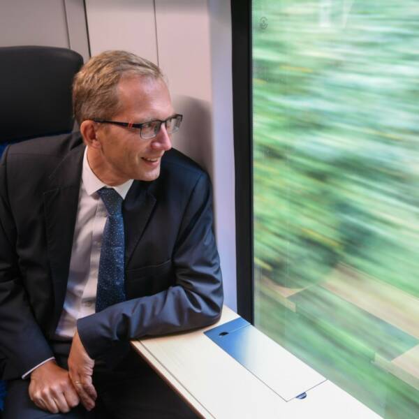 Alstom CEO Poupart-Lafarge announces plans to step down - Trains
