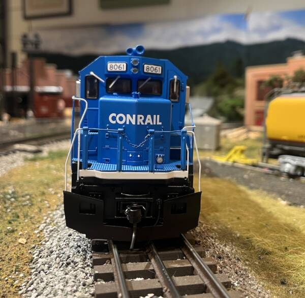Atlas Premier GP38-2 Conrail No. 8061 - Trains