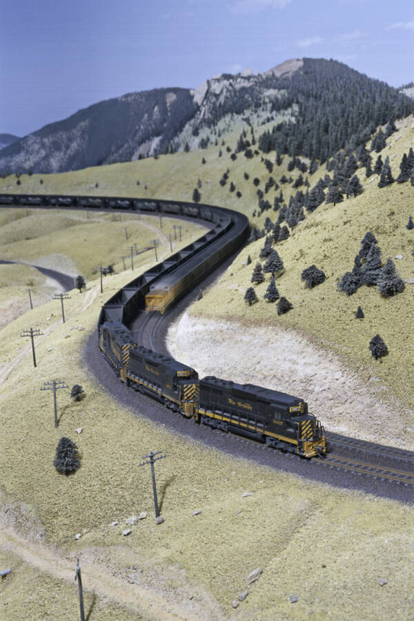Model Railroader Photo of the Day: Eastbound coal train - Trains