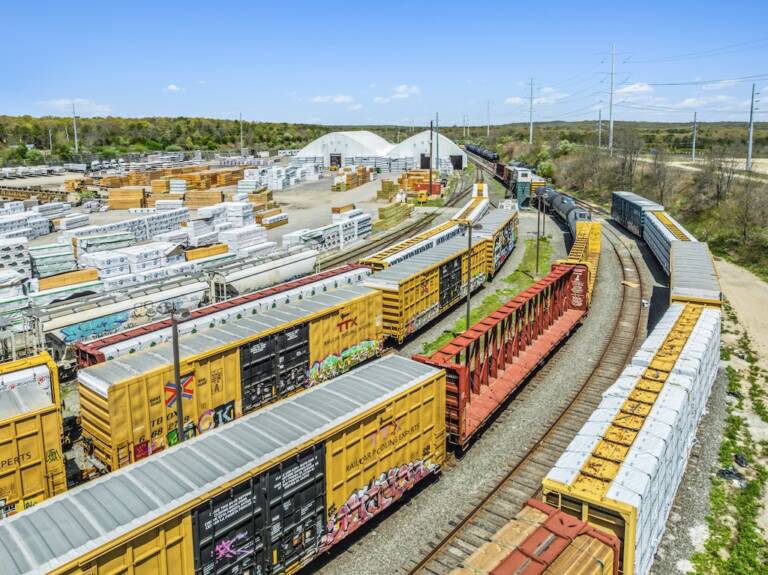 OmniTRAX named operator of Long Island transload center - Trains