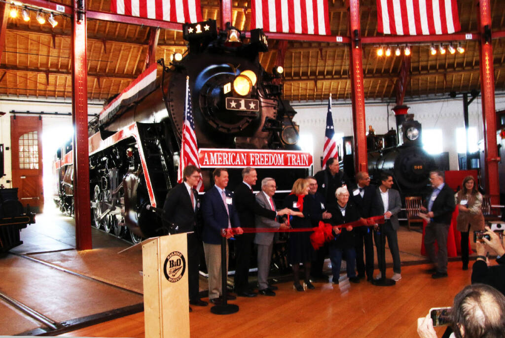 American Freedom Train No. 1 unveiled - Trains
